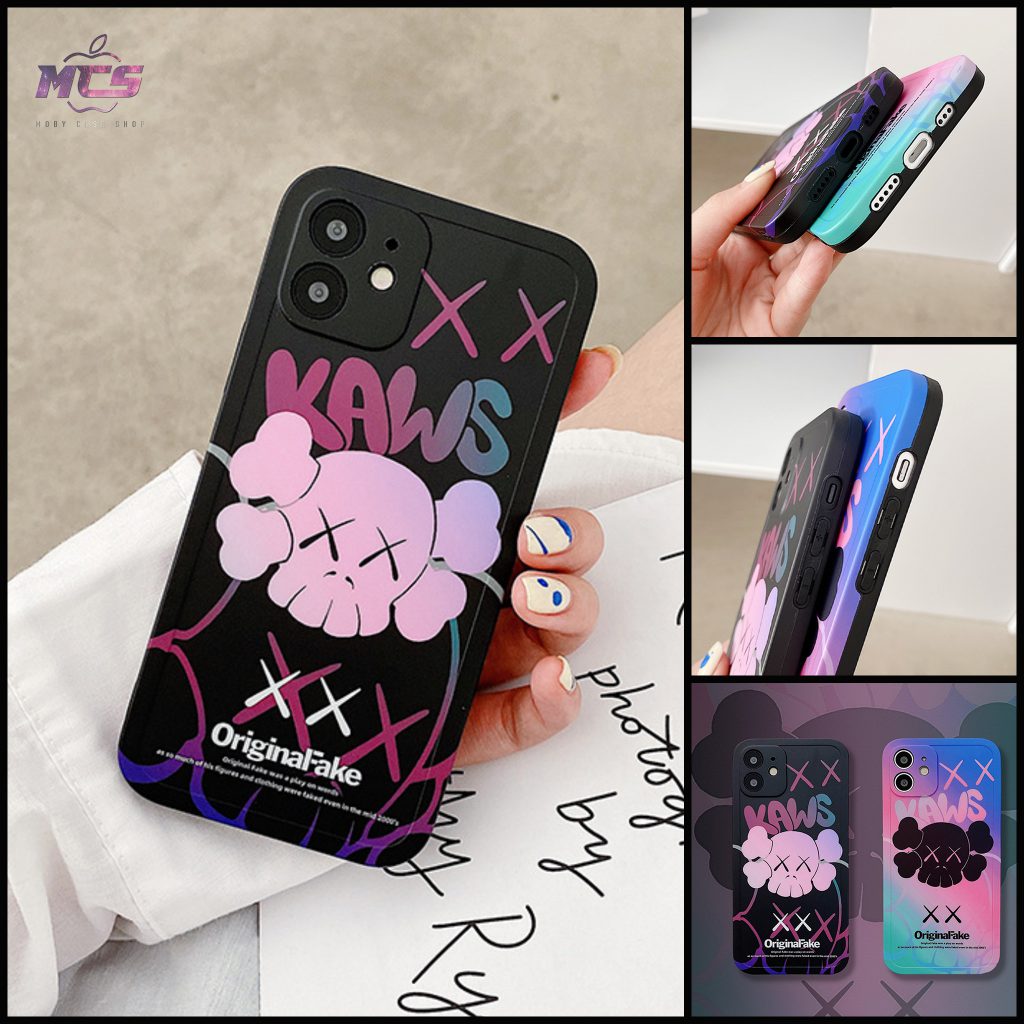 Case kaws original 2022 – casemoby